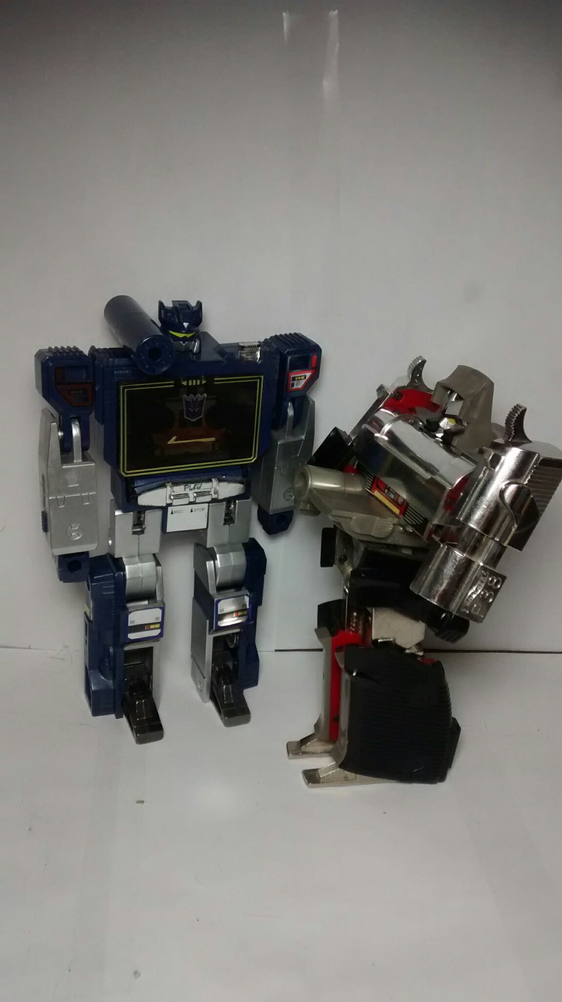 Loyal Soundwave by SomeCat01