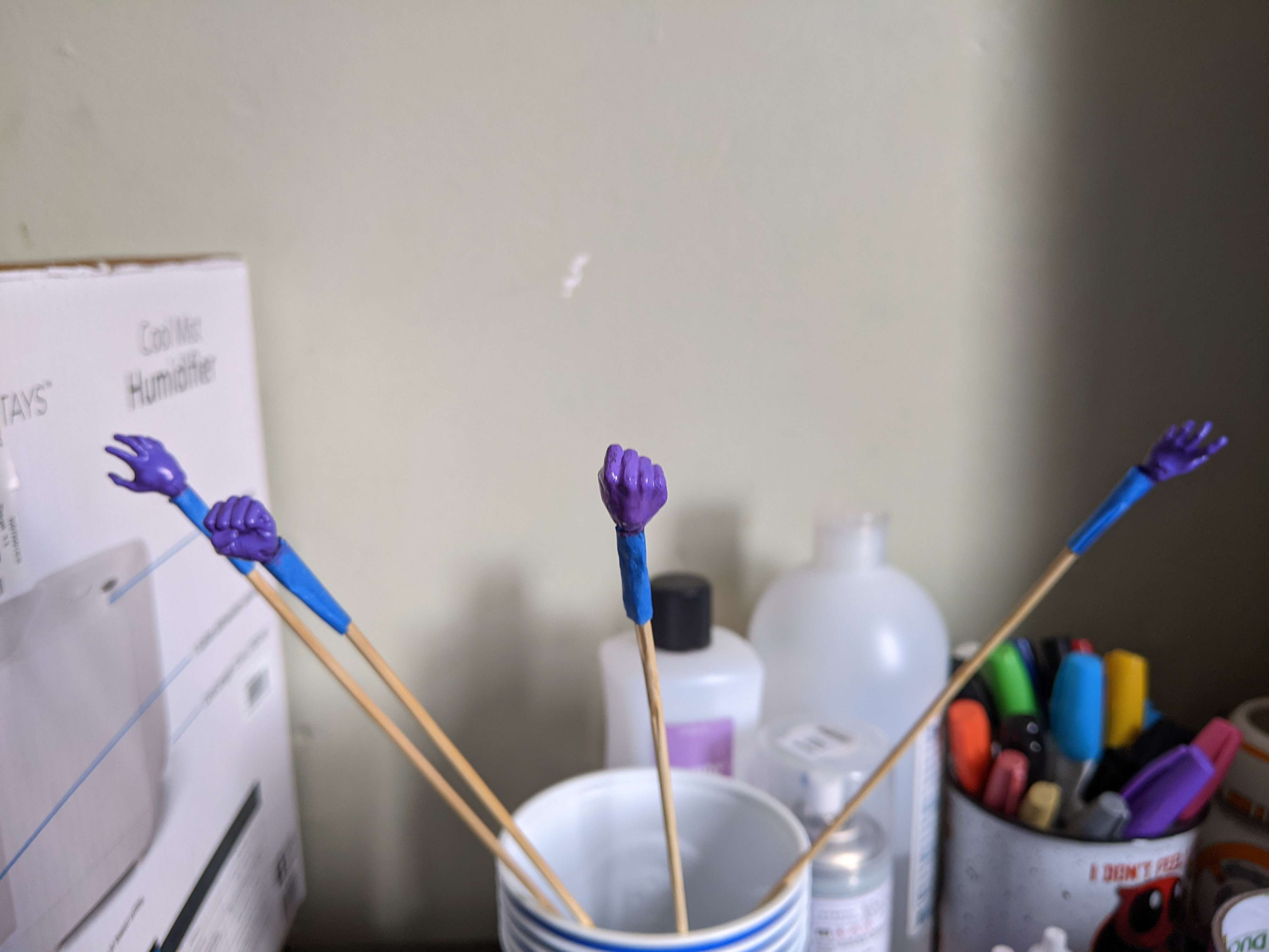 Magneto Hands Repaint by SomeCat01